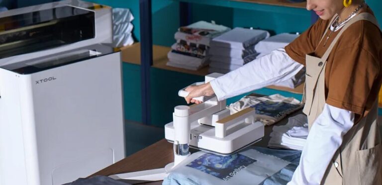 🆕 The new xTool Apparel Printer enters the DTF world